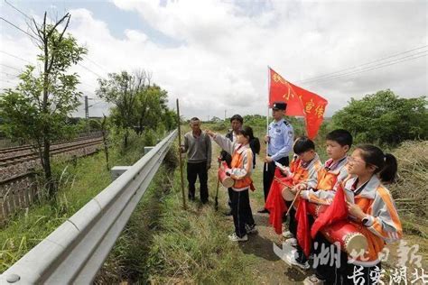 广水526我爱路娃娃腰鼓队 再唱护路歌