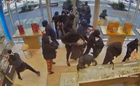 25 Person Mob Style Robbery Of Jewelry Store In San Ramon Part Of