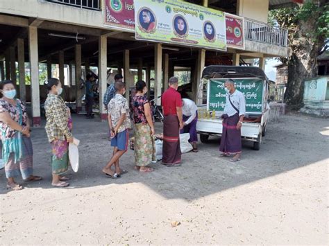 ကရင်ပြည်နယ်၊ ဘားအံမြို့၊ ကော့ထော်ကျေးရွာအုပ်စု၊ အိမ်တိုင်ကုန်းကျေးရွာတွင် ဆန်၊ ဆီ၊ ကြက်ဥများကို