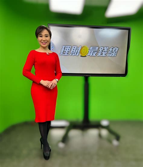 胡睿涵 天氣冷了 提醒粉絲們要注意保暖喔 台股今跌91點 收紅k留下影線 空方缺口 集中櫃買 月線仍有守