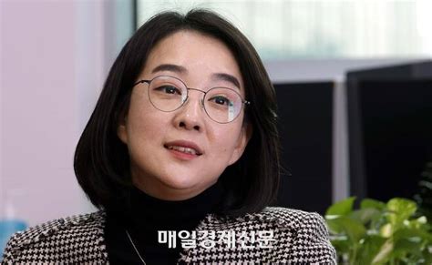 “휠체어 타고 국회도 바꿨다” 험지개척 나선 이 여자 [금배지 원정대]