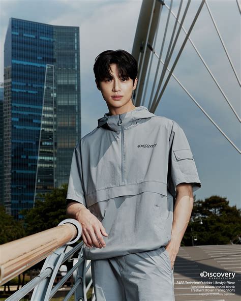 더쿠 디스커버리 X 변우석 New 광고사진