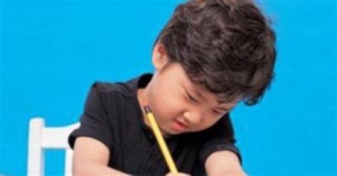 우리 아이가 우울증 이래요 지나친 교육열 아이가 울고 있다