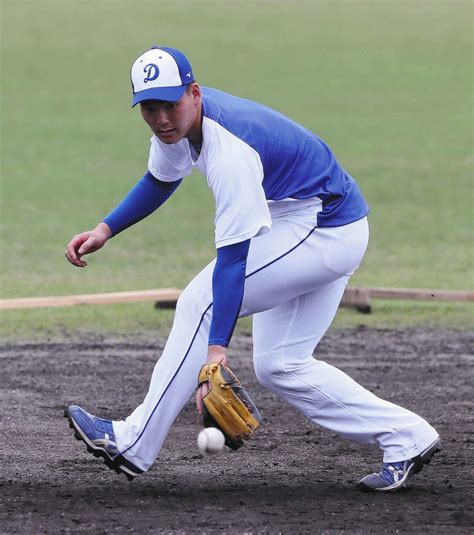 【中日】石川昂弥「早く1軍に上がりたい」みっちり個人練習 守備は遊撃で1時間、打撃も黙々1時間：中日スポーツ・東京中日スポーツ