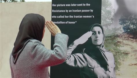 دیدار مریم رجوی از نمایشگاه عکس ۱۵۰ سال مبارزه زنان ایران در راه آزادی