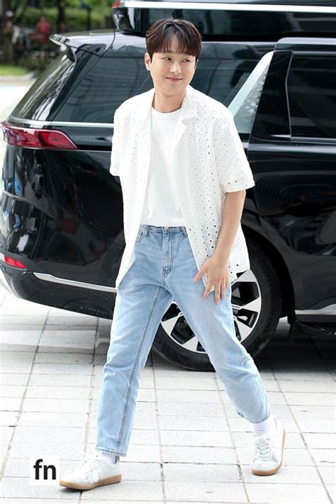 포토 이찬원 청바지가 예쁜 남자 헉스