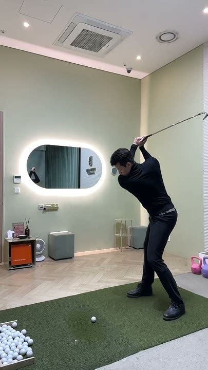 아이언도 어깨턴은 충분히 해주셔야 힘이 안들어갑니다 Driver 골프스윙 드라이버 쇼츠 Golf 골프 Golfswing Golfer Shorts 황준우