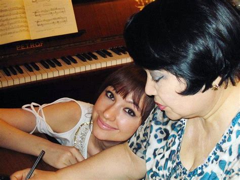 Sogdiana Согдиана Согдиана В ясный полдень на исходе лета Шел старик дорогой полевой