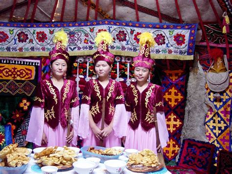 Кыргызская национальная одежда 49 фото