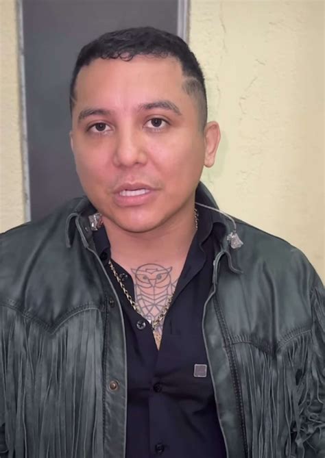 Edwin Luna Es Sacado Del Escenario Por Policía People En Español