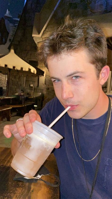 Pin Em Dylan Minnette