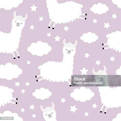 완벽 한 패턴입니다 하늘에 구름 별입니다 알파 카 라마 점프 귀여운 만화 귀 엽 다 재미 웃는 아기 캐릭터 포장지 섬유 템플릿 보육 장식 보라색 배경입니다 평면 디자인