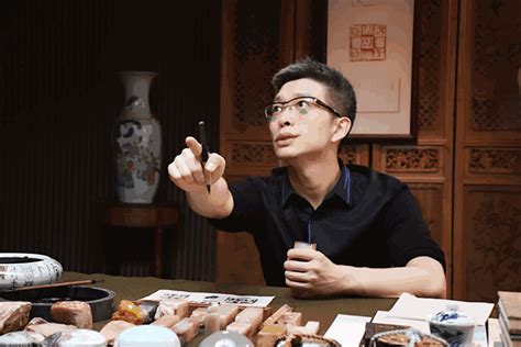 隔壁小孩馋哭了段子手朱广权花式报菜名手语老师想给他一巴掌