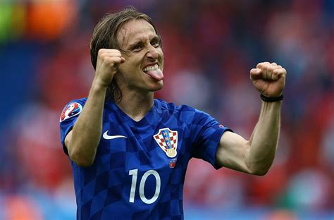 ｢最高のゴール｣ クロアチア代表mfルカ・モドリッチのeuro2016での｢スーパーボレーに再脚光｣ 37歳の誕生日を迎えて｢祝福の声