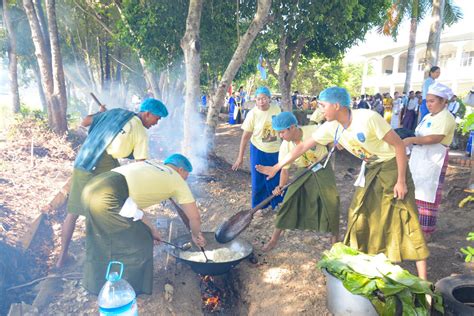 ရန်ကုန်အနောက်ပိုင်းတက္ကသိုလ်တွင် ဘာသာရပ်ပေါင်းစုံမိသားစုထမနဲထိုးပြိုင်ပ