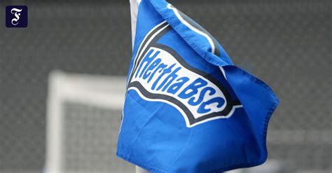 Hertha Bsc Torwart Marius Gersbeck Suspendiert Poesie Und Prügel