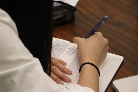 The Excluded Middle Fallacy Definition And Examples