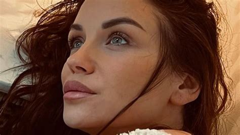 Диляна Попова търси апартамент в центъра на София