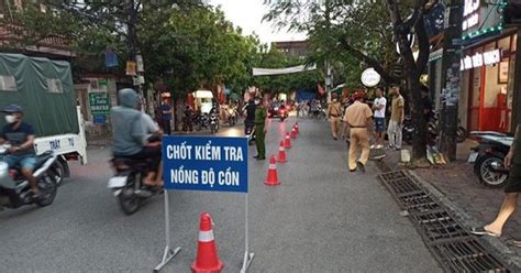 Không chấp hành đo nồng độ cồn tài xế tông xe gây thương tích cho 2 CSGT