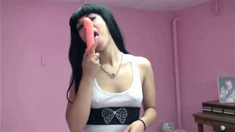 Beautiful Brunette Babe Dildoing Her Pussy On Cam Video