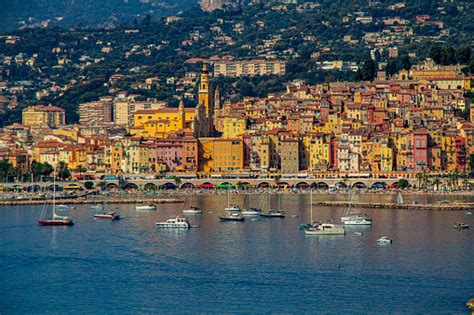 프랑스 멘턴의 다채로운 구시가지 프로방스 알프스코트 다쥐르의 탁 트인 전경 해변에 대한 스톡 사진 및 기타 이미지 해변 건물 외관 건축 Istock