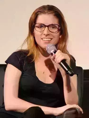 25 Stunning Anna Kendrick No Makeup Photos Fabbon