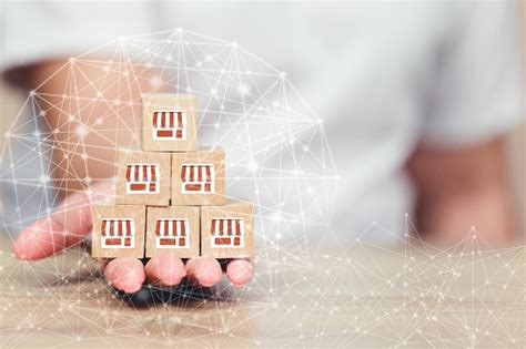 프랜차이즈 비즈니스 컨셉 여성 손 프랜차이즈 마케팅나무 블로그를 선택 합니다 개념에 대한 스톡 사진 및 기타 이미지 개념 계획 고객 Istock