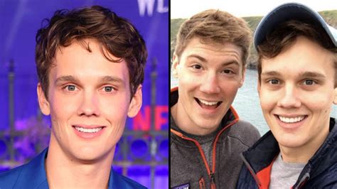 Wednesdays Hunter Doohan Came Out As Gay After His Girlfriend Introduced Him To Capital