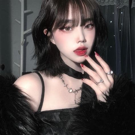 도도한 매력을 가진 그녀