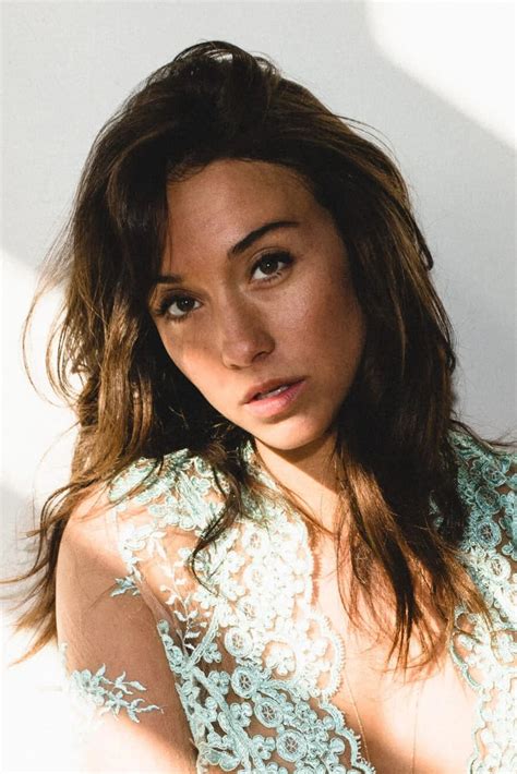 Stella Maeve Wiki Biography Age Gallery Spouse And More