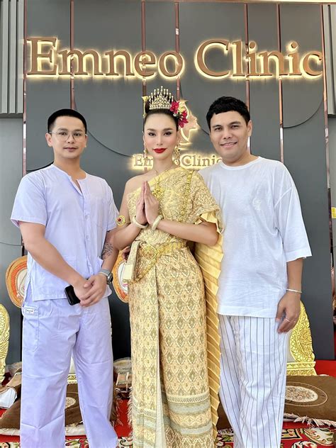 •6 6 66• 🎉💕 รำบวงสรวงครบรอบ 1 ปี Emneoclinic ขอบคุณ แม่เอ๋ แม่กาย ที่เรียกใช้ นาฏญาดา ค่ะ ขอ