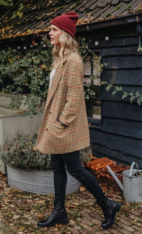 Janna B Network Model Agency