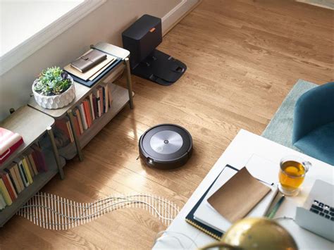 Робот-пылесос iRobot Roomba j7+ с помощью ИИ научился объезжать фекалии ...