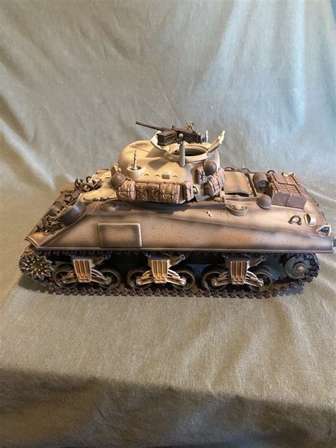1 18 21st Century Toys M4 Sherman Tank Winter Camouflage With Action