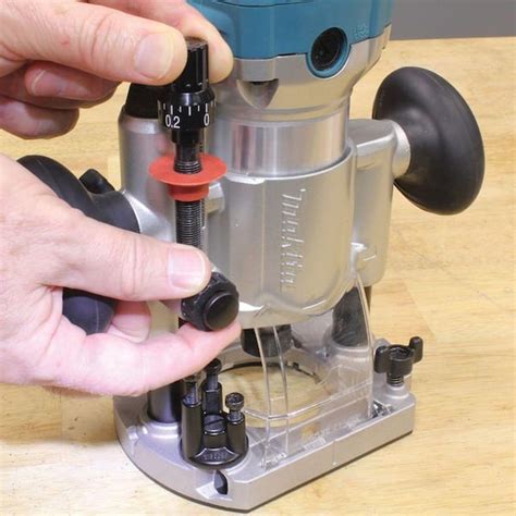 Makita 6 5 Amp 1 1 4 Hp Corded Plunge Base Variable Speed Compact Router Kit With Collet Base