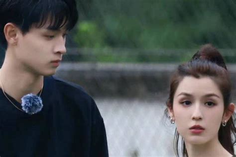 恋综都拍不出的甜大片秦霄贤哈尼克孜节这些互动好甜眼里的温柔藏都藏不住 互动 大片 秦霄贤