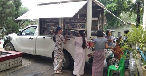 Myanmarnationalpost မြောင်းမြမြို့၌ စာဖတ်ရှိန်မြင့်မားလာရေးအတွက် Mobile Library Bus ဖြင့
