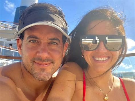 Óscar Del Portal Y Su Esposa Vanessa Químper Se Lucen Juntos En Punta