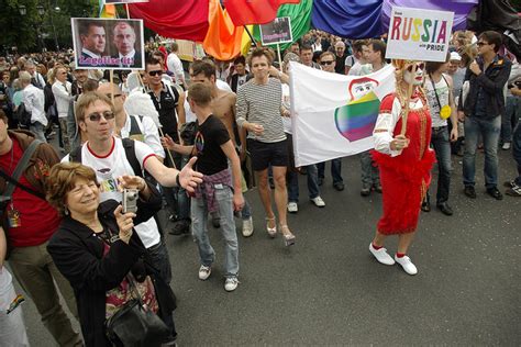 17 Activisten Voor Homorechten Gearresteerd In Rusland Mo