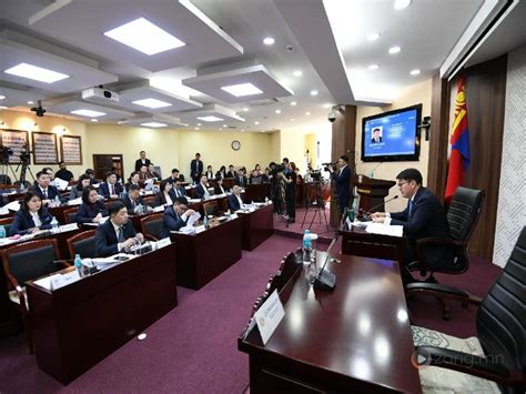 Богдхан төмөр замын чигийн дагуух 496 га зурвас газрыг тусгай хэрэгцээнд авахыг дэмжлээ