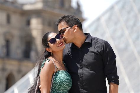 Paris Professional Photoshoot At The Louvre Museum