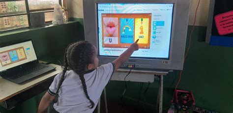 PedagogÍa Y Uso De Las TecnologÍas Digitales En El Aula Evidencias De