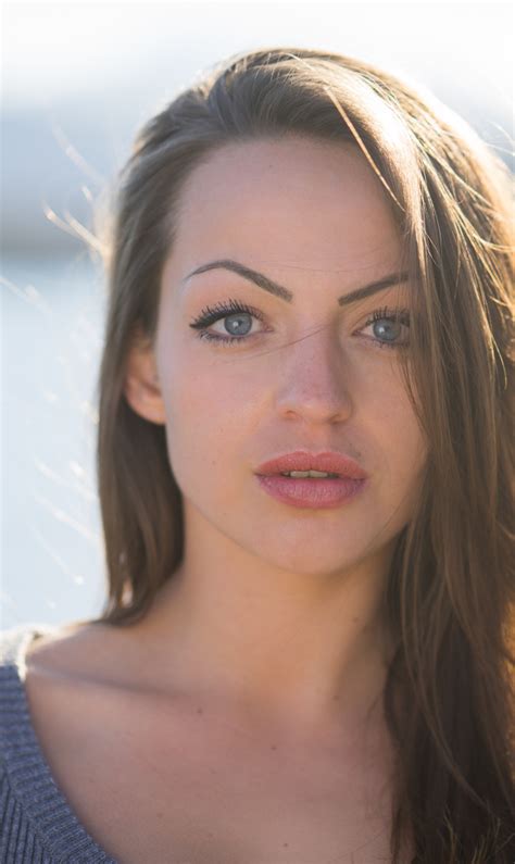 Download Wallpaper Look Background Model Julia Section Girls In Resolution 720x1208