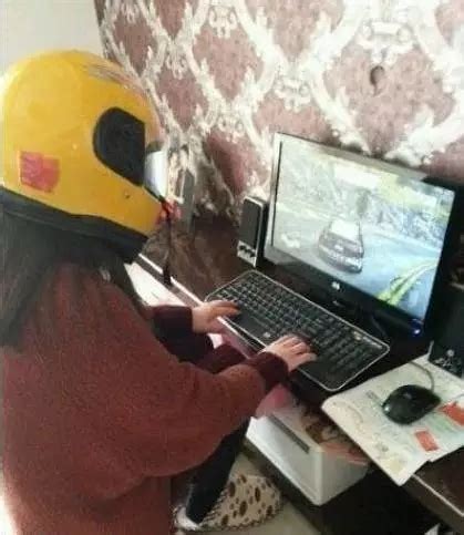 爆笑囧图妹子玩个游戏而已要不要这么认真 搞笑图片 游戏鸟