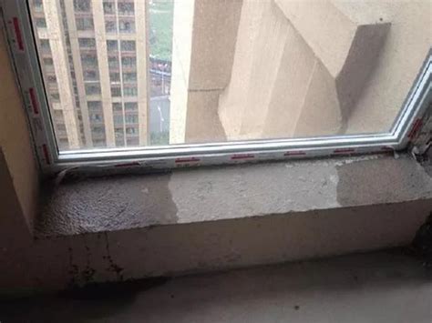 阳台窗户一下雨就漏水，终于让我找到原因了窗框