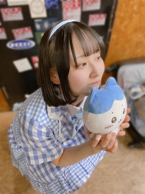 泡沫なこ On Twitter これはかようびのなこにゃん みーちゃんカメラマン📸 ️‍🔥 ハチワレかわいくて原宿で買っちゃった、、すみ