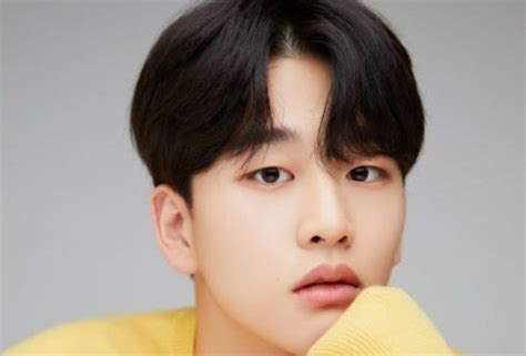 Kim Yoon Woo Profile And Facts Updated Kpop Profiles