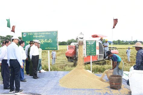 မန္တလေးတိုင်းဒေသကြီးအစိုးရအဖွဲ့ဝန်ကြီးချုပ် ဦးမျိုးအောင် အမရပူရမြို့နယ်၊ ဆောက်တောဝကျေးရွာ နွေစပ