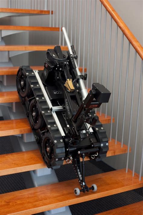 Caliber® T5 Swat Eod Robot Stair Climb Icor Technology Tactical And Security Robotics Products