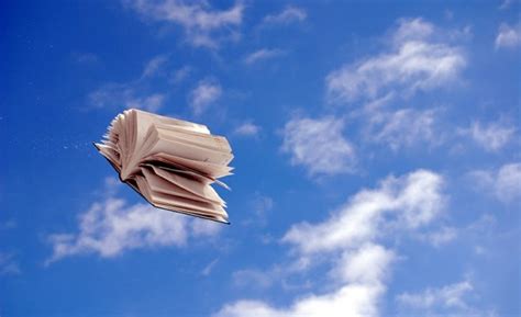 Свободни книги завладяват градските пространства в България за Световния ден на книгата Cross Bg